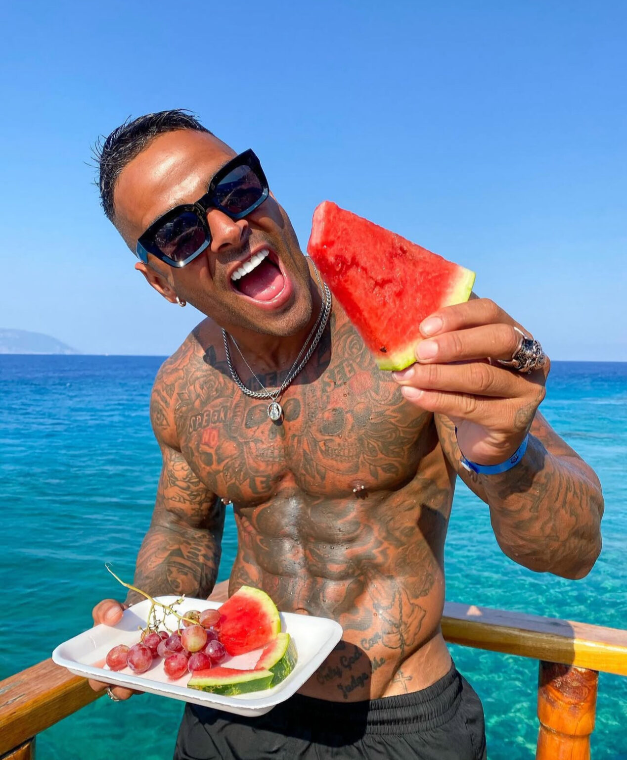 Keeping Your Summer Glow Topped Up | Kwik Tan